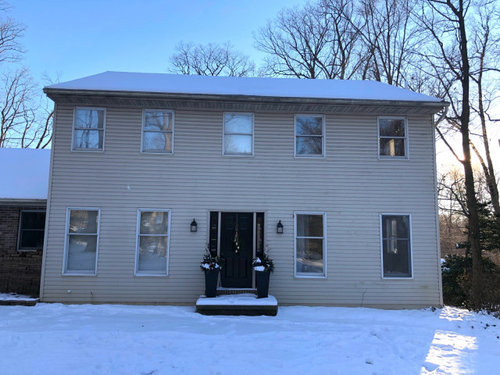 Exterior help please:) Colonial not symmetrical.