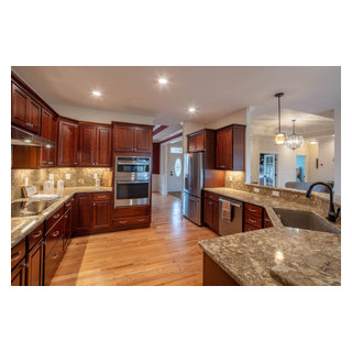 The Seneca - Traditional - Kitchen - New York - by Sciuga Custom ...