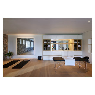 Shoreline Sanctuary - Beach Style - Home Gym - Vancouver - by Hodgson ...