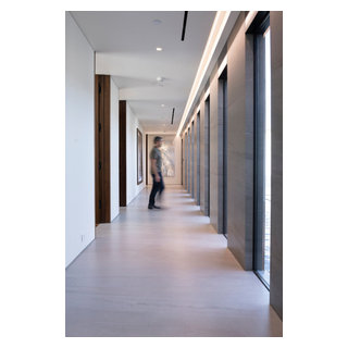 Bighorn Palm Desert modern design home ribbon window hallway - Modern ...