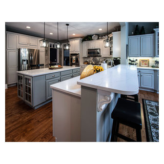 Painted Cabinetry with LaVenta Snow Drift Quartz and Travertine-Look ...