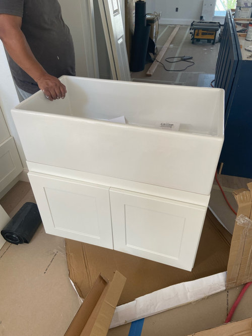 Sink is not centered, looking for solutions.. | Houzz Forum