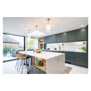 Deep Forest Green Shaker Kitchen - Traditional - Kitchen - London - by ...