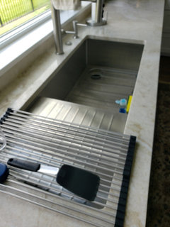 Sink in kitchen island - drying rack?