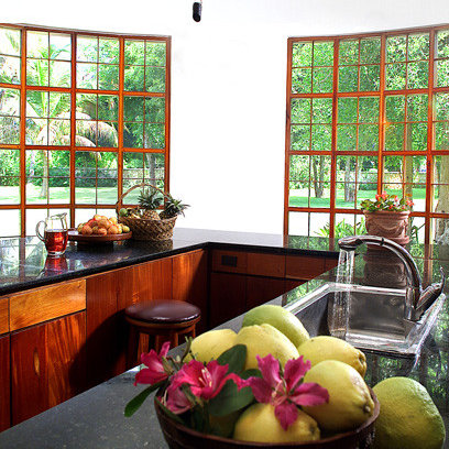 75 Beautiful Tropical Kitchen Ideas & Designs - March 2024 | Houzz AU