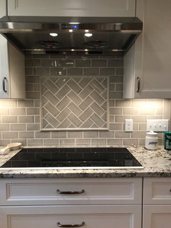 kitchen backsplash and picture frame above stove under hood | Houzz Forum