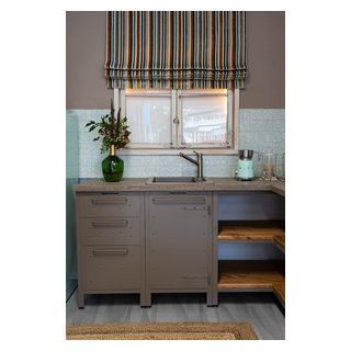 Authentic Kitchen, Muschelkalk, Stoff, Smeg - Mediterranean - Kitchen ...