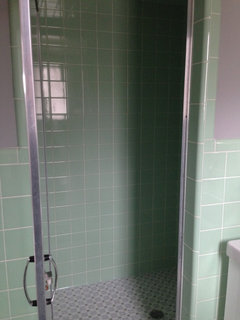 What color grout with mint green tile?