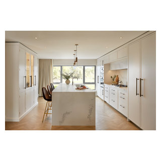 New Build - Traditional Kitchen | Hove - Transitional - Kitchen ...