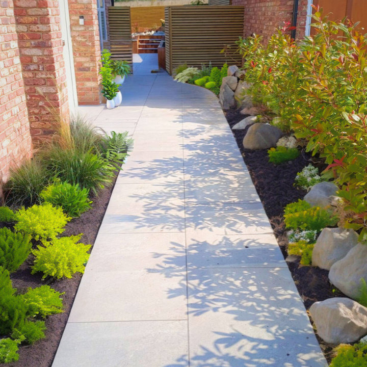75 River Rock Walkway Ideas You'll Love - December, 2025 | Houzz