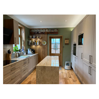 Oak and Satin shaker style German kitchen with Dekton Arga ...