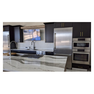 Siteline Cabinetry Display with Three Galley Ideal Workstations ...