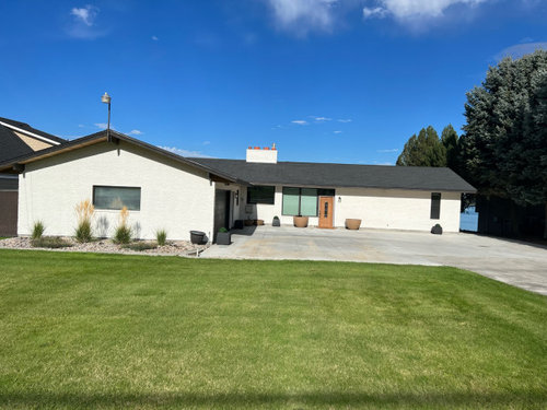 L Shaped Ranch House Exterior