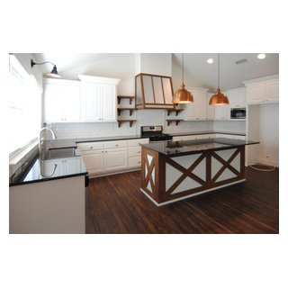 The Rayburn Plan - Farmhouse - Kitchen - Austin - by Ventura Homes | Houzz