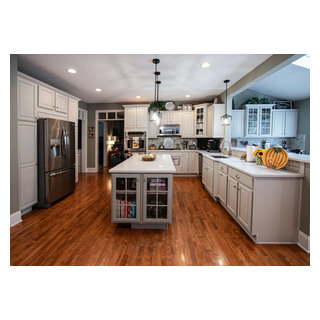 Painted Cabinetry with LaVenta Snow Drift Quartz and Travertine-Look ...