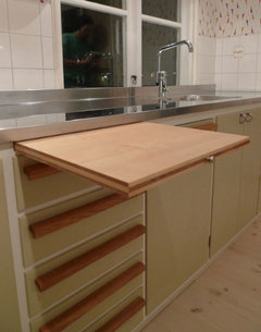 Kitchen Tour: A Pull-out Worktop Adds Space to a Small Kitchen | Houzz IE