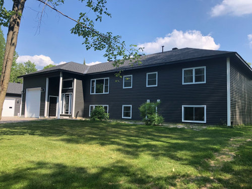 Boring Front Yard. How do I make stand out?