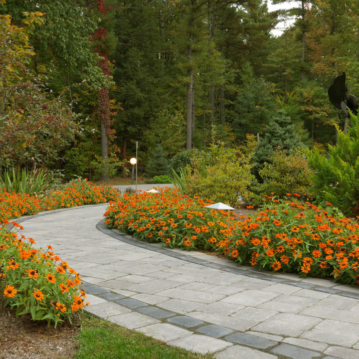 75 Concrete Paver Flower Bed Ideas You'll Love - October, 2025 | Houzz