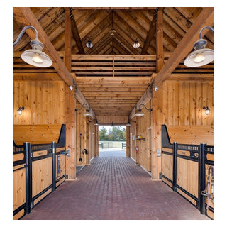 Tony & Lisas Horse Barn in TN - Traditional - Nashville - by Beam Barns ...
