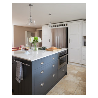 Accent Colours for a show-stopping Shaker Kitchen - Country - Kitchen ...