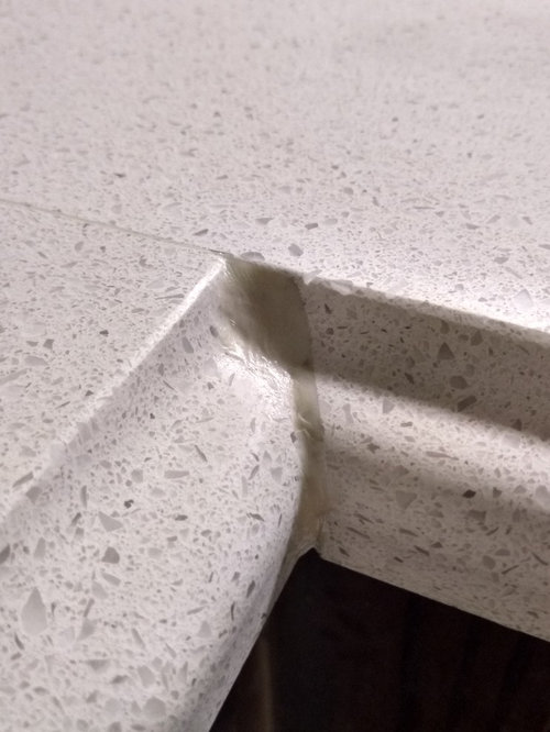 Quartz countertops - seam and corner joint/is it fixable?