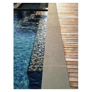 SPA: glass tile spa with adjacent shallow end steps + sun bench ...
