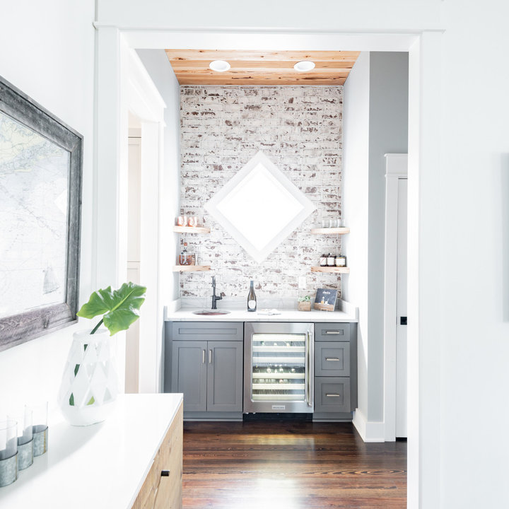 75 Home Bar with Brick Backsplash Ideas You'll Love - June, 2026 | Houzz