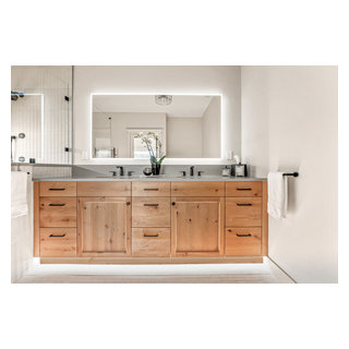 SOPHISTICATED UNDERSTATED BATHROOM - Contemporary - Bathroom - Portland ...