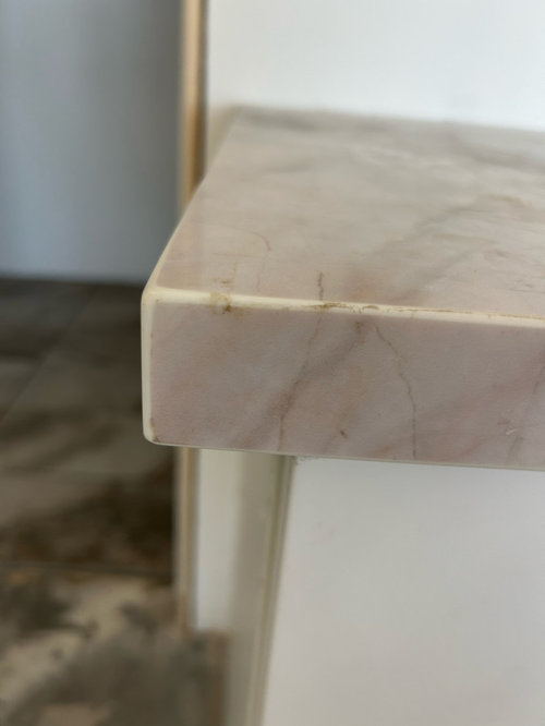 color missing from edges mitered quartz