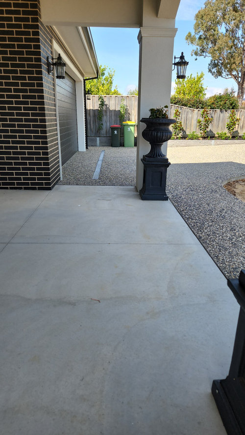 What type of portico tiles suit driveway and bricks? | Houzz AU