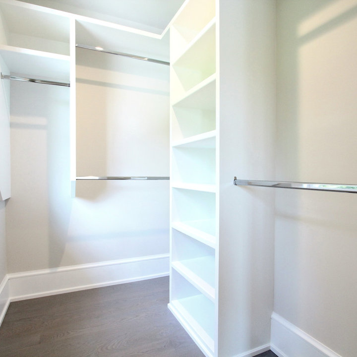 75 Beautiful Small Walk-in Wardrobe Ideas & Designs - September 2025 ...