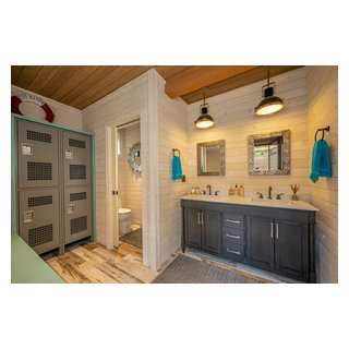 Pinewood Paradise - Craftsman - Bathroom - Seattle - by Alderwood ...