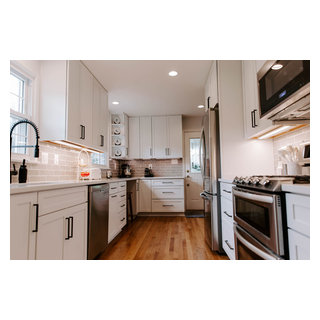 Lyndale in Dove White - KraftMaid - Modern - Kitchen - DC Metro - by ...