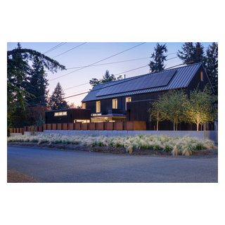 Soft Box House - Farmhouse - Exterior - Seattle - by NRC HOMES | Houzz
