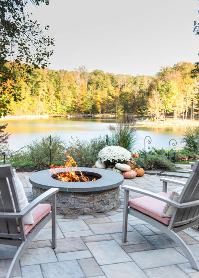 Patio of the Week: New Backyard Connects a House to the Lake