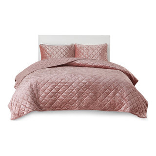 Intelligent Design Felicia Velvet Quilt Set, Blush - Contemporary ...