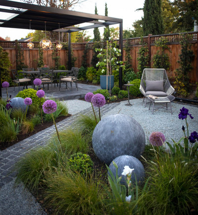 Patio of the Week: Elegant Outdoor Rooms Surrounded by Plants
