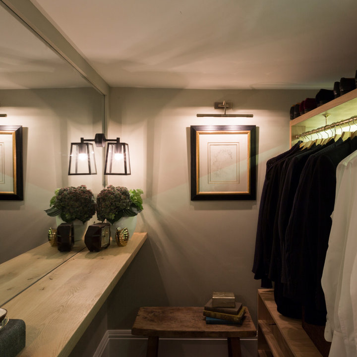 75 Beautiful Small Walk-in Wardrobe Ideas & Designs - April 2025 | Houzz AU