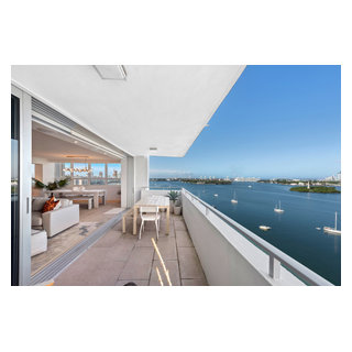 Modern Luxury Beach House Balcony With Ocean View - Beach Style ...