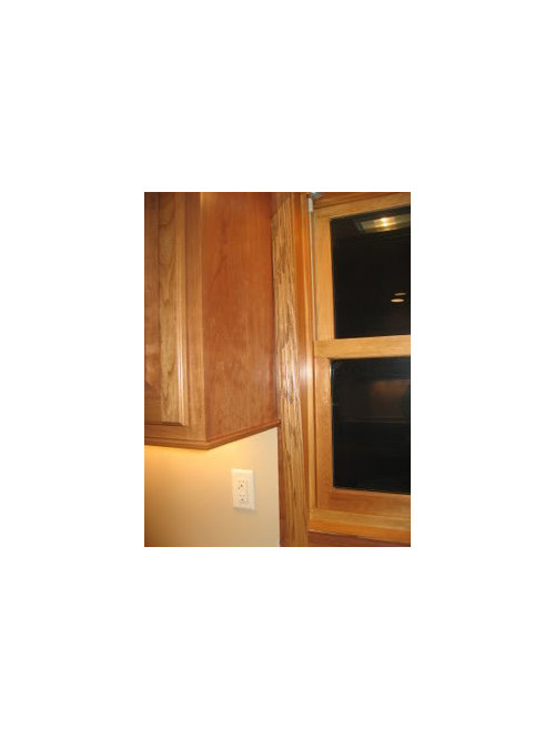 Does cherry trim around window make pine window look tacky? | Houzz Forum