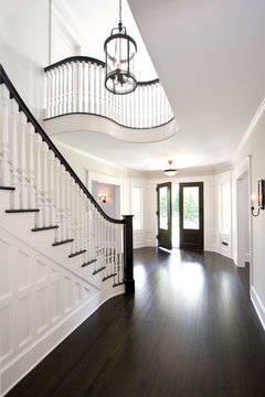 Raised ranch entryway