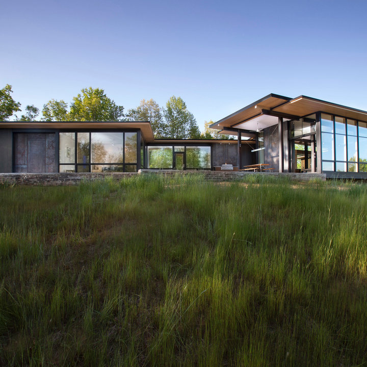 75 Beautiful Glass House Exterior Ideas & Designs - December 2025 ...