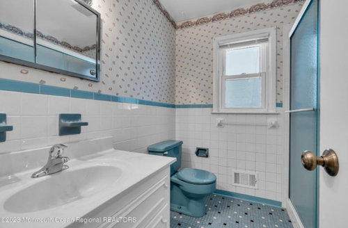 Ideas for our retro blue bathroom