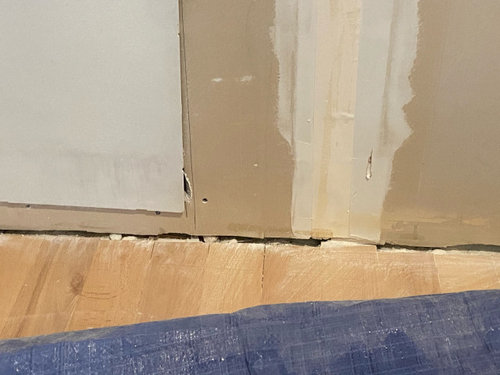 Caulking the gap between drywall and hardwood floor? | Houzz Forum