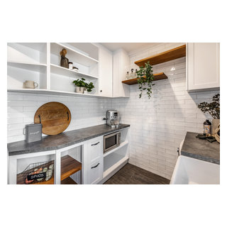 Modern Farmhouse Kitchen with Blackwood Timber Features - Country ...