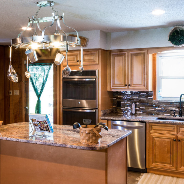75 Kitchen with Pink Countertops Ideas You'll Love - April, 2025 | Houzz