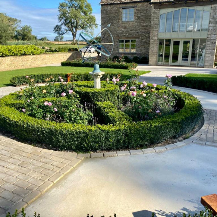 75 Beautiful Garden Driveway Ideas and Designs - Houzz