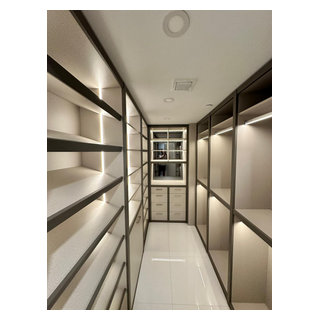Trump Palace Custom Walk-in Closets - Modern - Closet - Miami - by ...