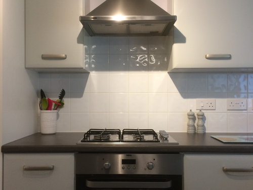 Height clearance for wall units by gas hob | Houzz UK