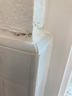 Cloe white tile - stacked horizontal vs alternating